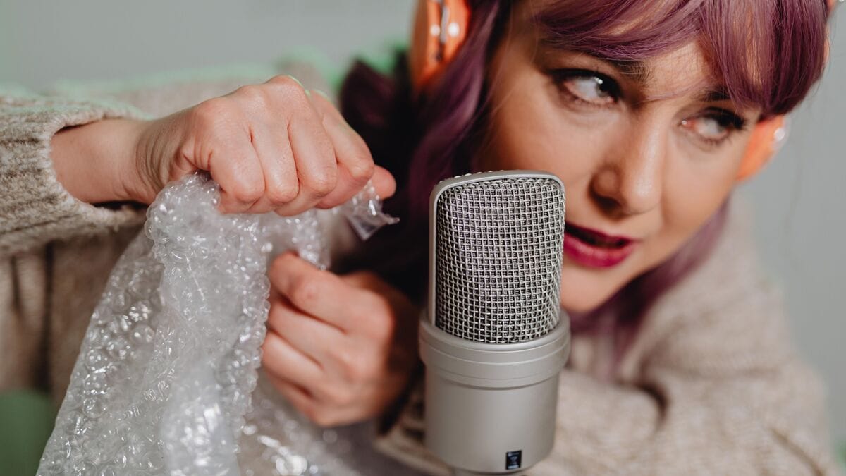 ¿Qué es ASMR, cuántos tipos hay y por qué nos relaja tanto?